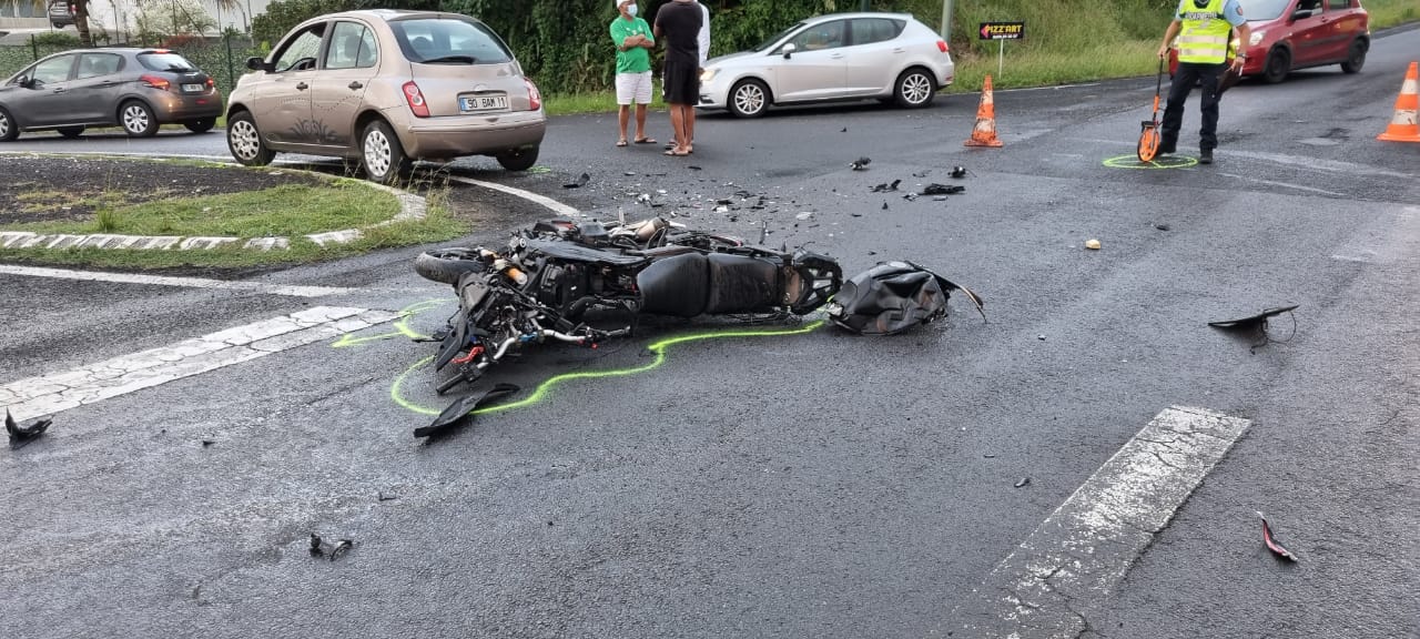 Un motard perd la vie dans un accident à Goyave